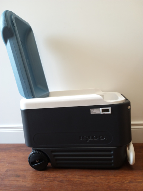 38 Litre cooler box with temperature display, Cooler Box, Reitech ...